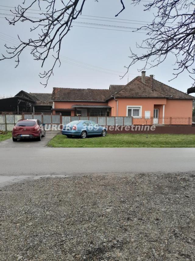ODLIČNA KUĆA U BUDISAVI - NOVI SAD