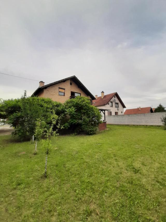 apatin novija kuca, deljiva na 3 celine, 3x110m2