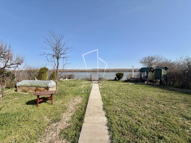 Kuća na reci Dunav, mereno 154m2 ID#14381
