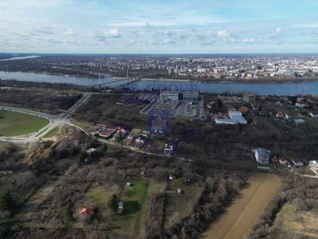 3 minuta od Novog Sada - Vrhunska pozicija!