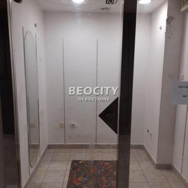 Stari grad, Knez Mihailova, Kneza Mihaila, 0.5, 8m2, 30000EUR Lokal u TC Milenijum