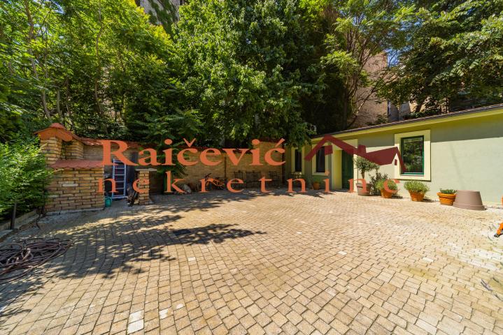STARI GRAD CENTAR 210m2 , 649000e