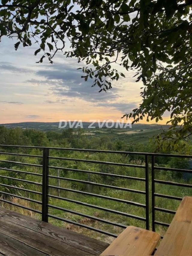 EKSKLUZIVNA PONUDA – MODERNA VIKENDICA NA 25 ARI, SR. KARLOVCI | FRUŠKA GORA | PANORAMSKI POGLED