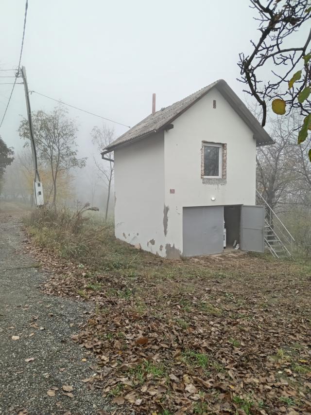Vikendica u Manđeloškoj planini