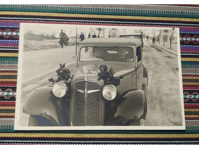 STARI AUTOMOBIL, PREDRATNA FOTOGRAFIJA