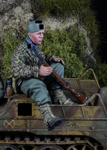 D-DAY miniature studio 35289 German Waffen SS Handschar Mountain Division Kettenkrad Rider 2 (1 Figure)