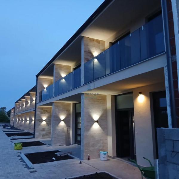 Trosoban stan na prodaju, 95m2, 209.946€
