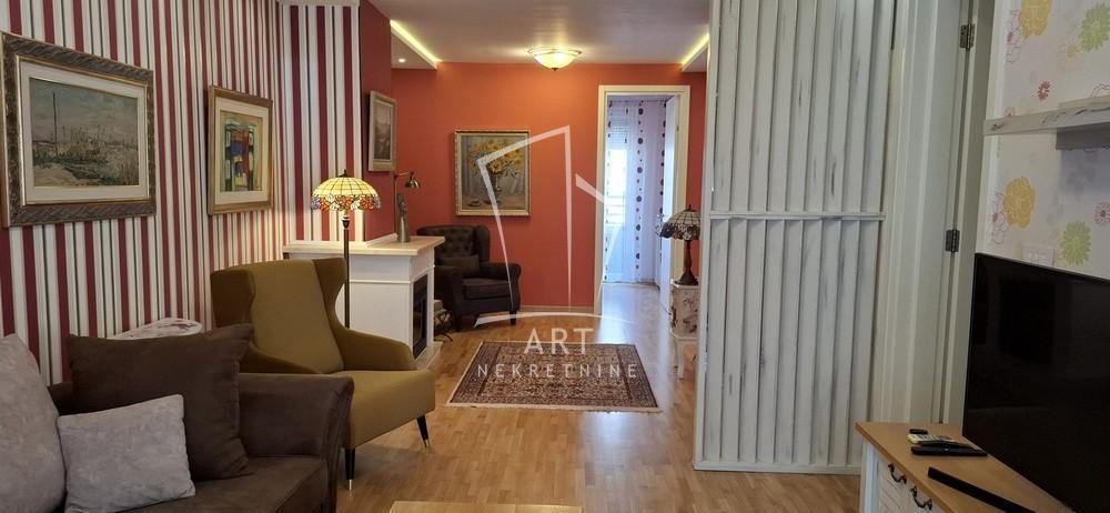 Jurija Gagarina, Trosoban stan za izdavanje, 96m2, 1.200€