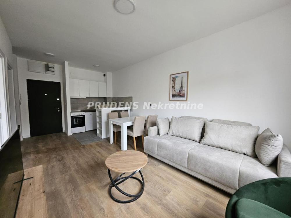 Jednoiposoban stan za izdavanje, 35m2, 390€
