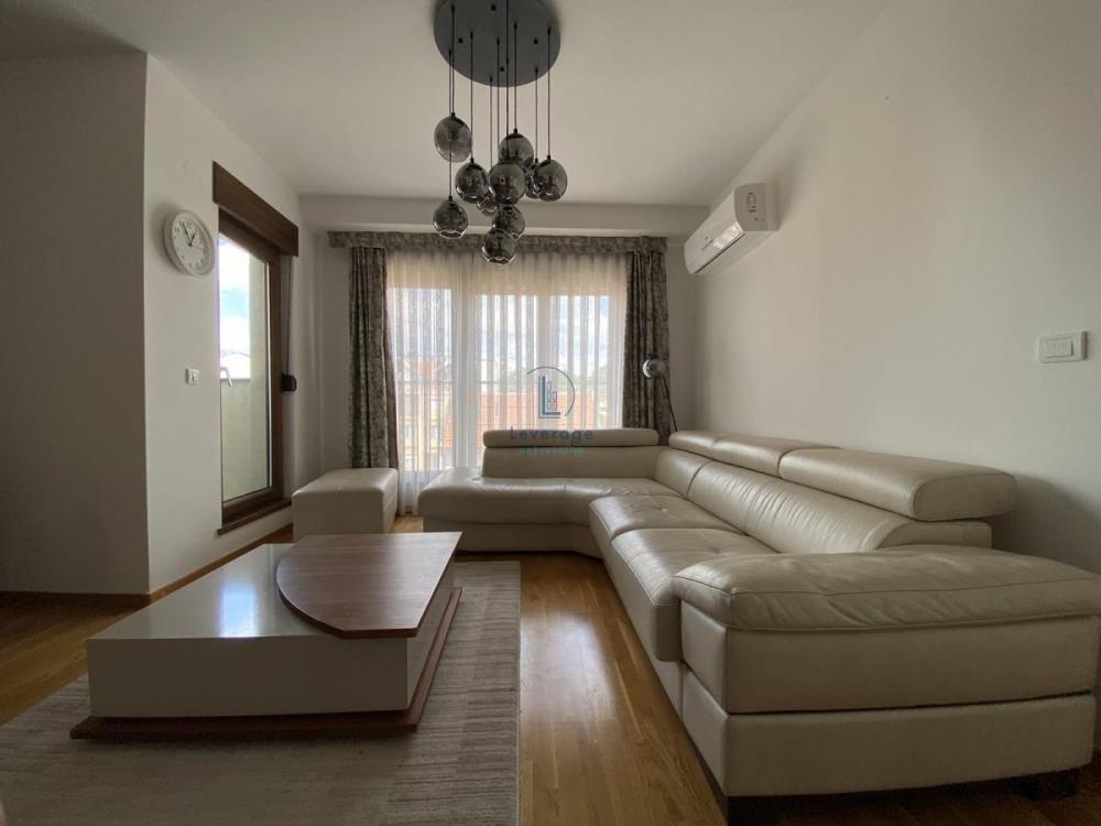 Vojvode Blažete, Trosoban stan za izdavanje, 64m2, 850€