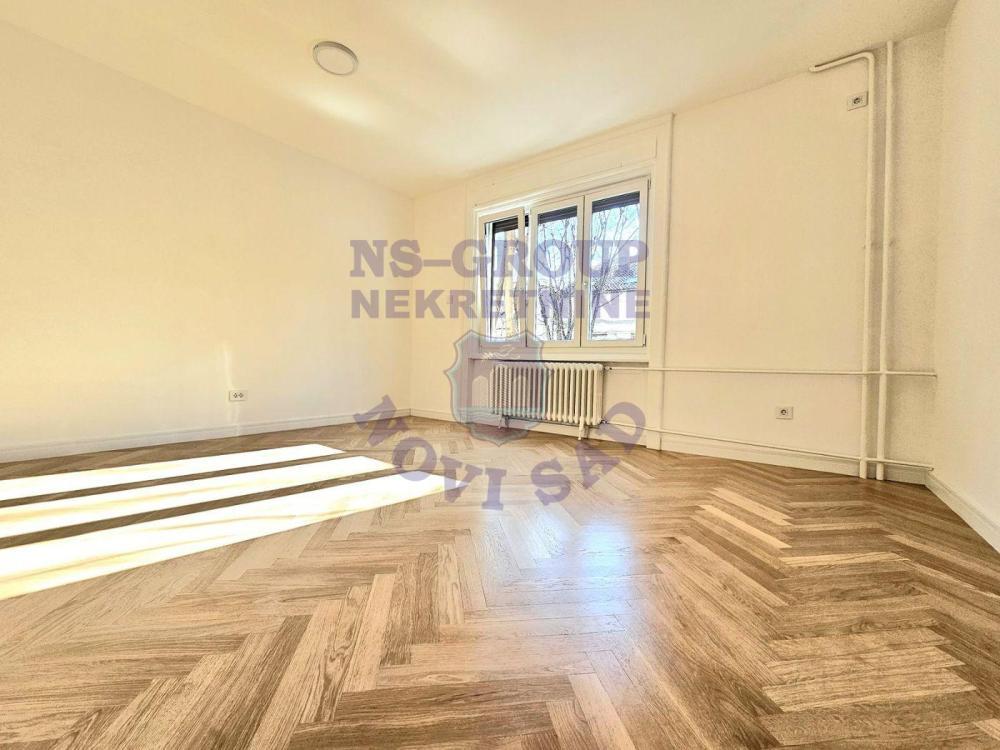 Trosoban stan na prodaju, 85m2, 302.050€
