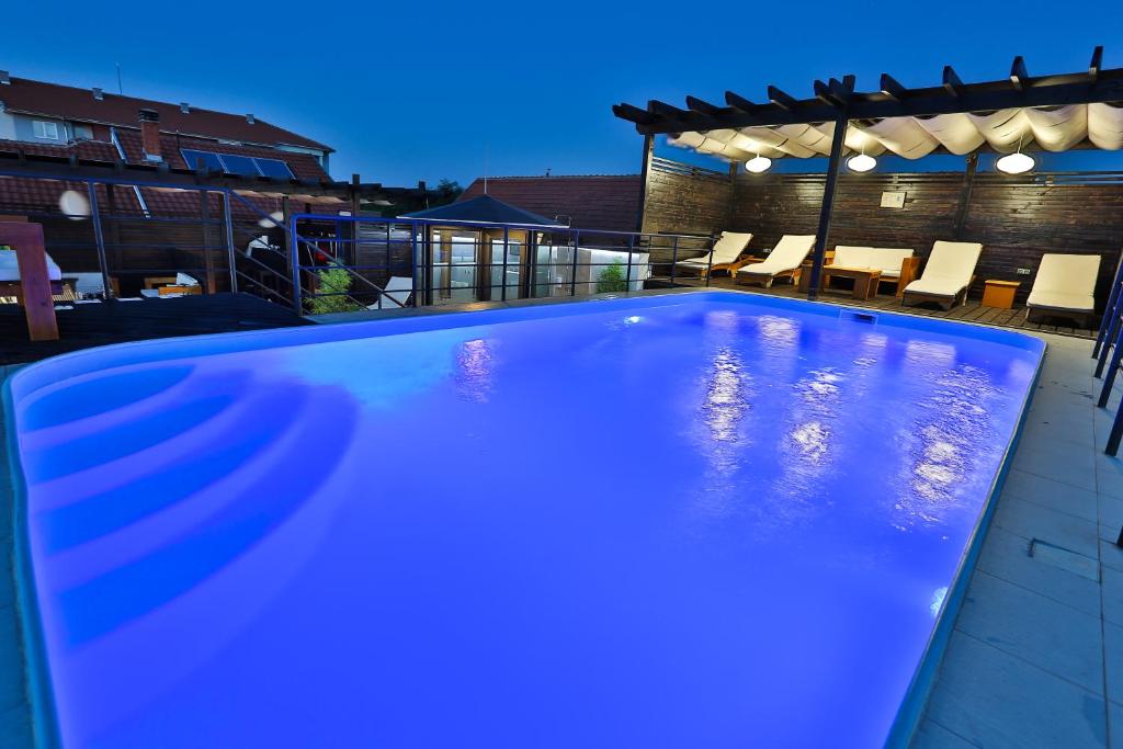 Garni Hotel Zen free parking