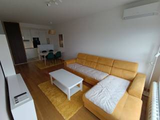 Dvosobni stan Tadije Sondermajera 5, Airport City - Blok 60, Beograd