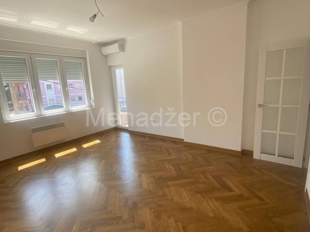 Trosobni stan Južni bulevar, Crveni Krst - Južni bulevar, Beograd
