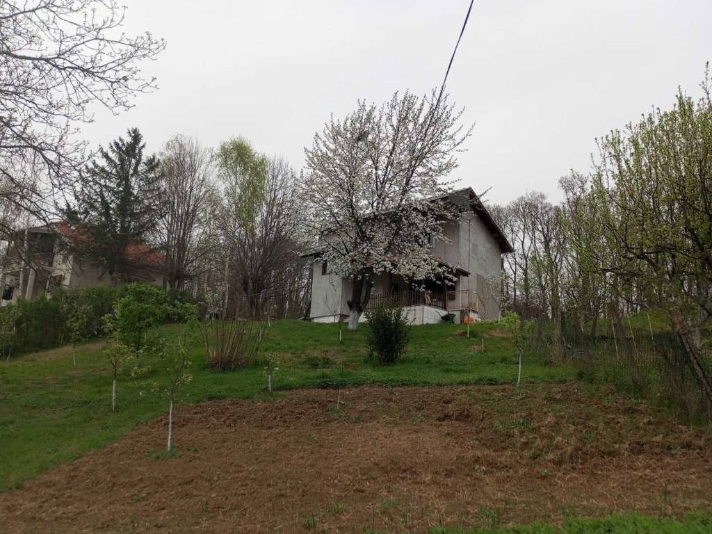 Vikendica, za renoviranje, 100 m², Babe - Ropočevo, Beograd