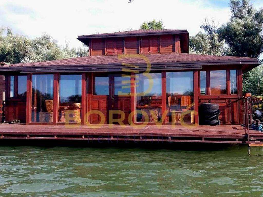 Vikendica, u dobrom stanju, 128 m², Makiš, Beograd