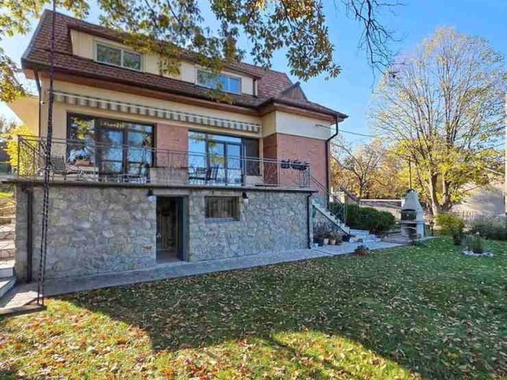 Samostalna porodična vila Mačkov kamen, Vrčin - Begaljica - Umčari, Beograd