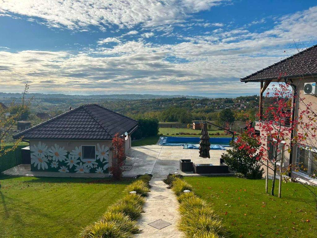 Samostalna porodična kuća 123 m², novo, Mislođin - Belo Polje, Beograd
