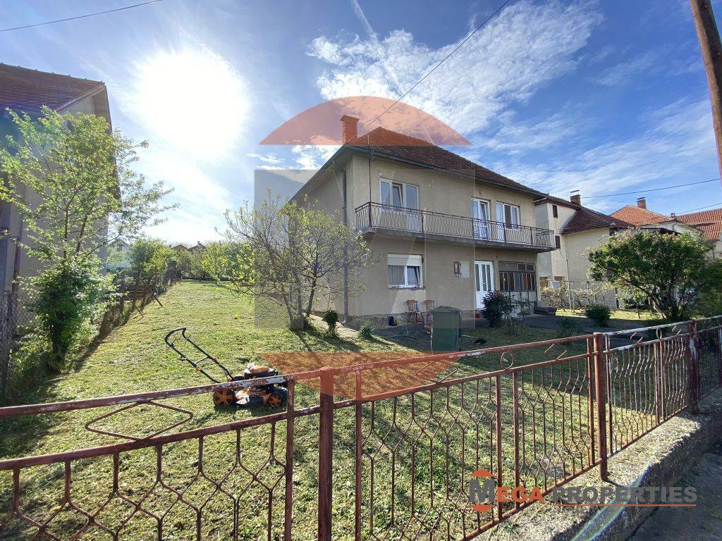 Samostalna porodična vila 184 m², u dobrom stanju, Velika Moštanica - Ostružnica - Umka, Beograd