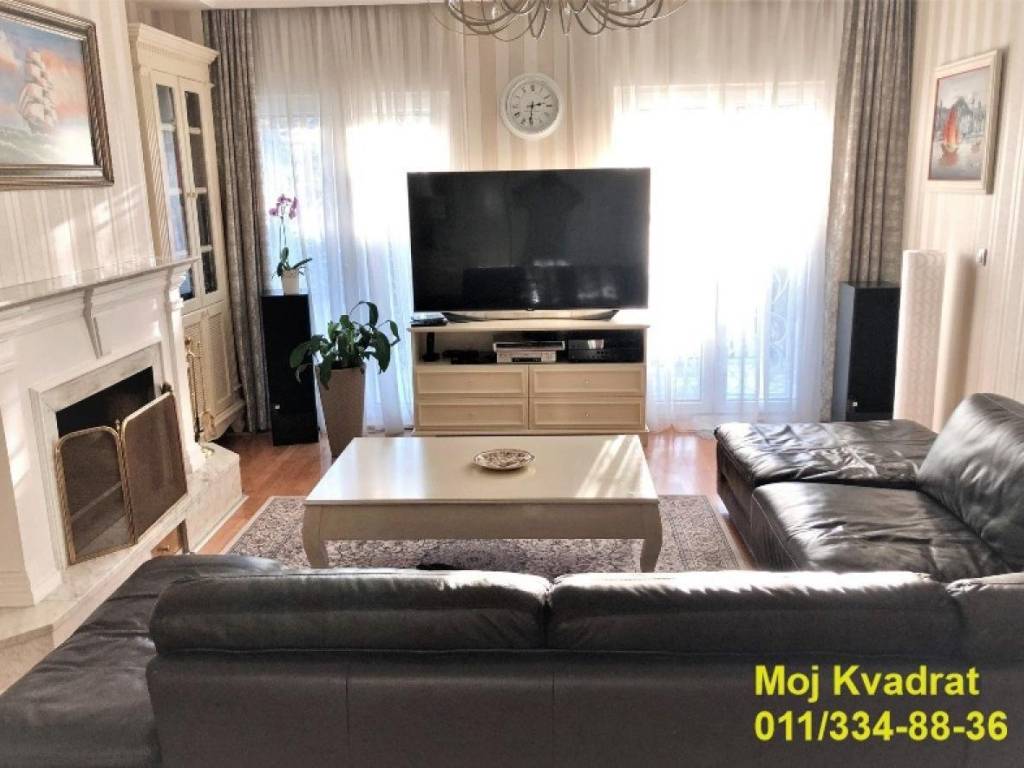 Samostalna porodična vila 364 m², u dobrom stanju, Golf naselje - Košutnjak, Beograd
