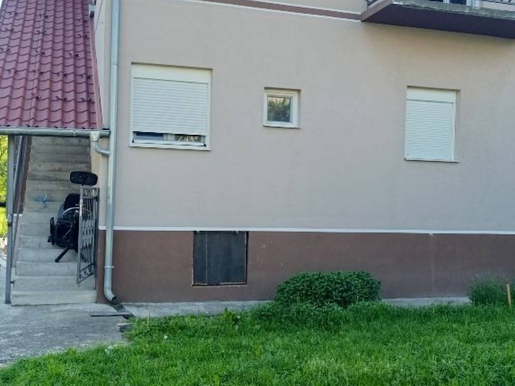 Samostalna porodična vila Kovilovo 4, Borča, Beograd