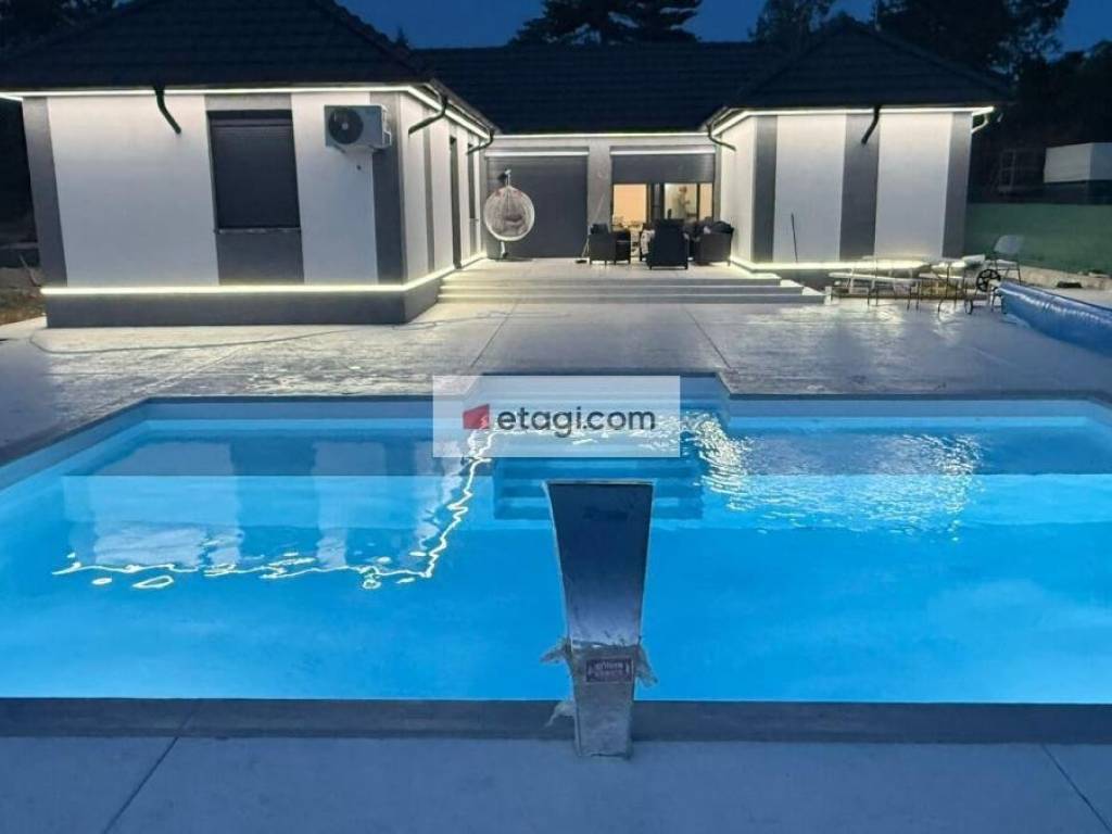 Samostalna porodična vila 128 m², novo, Beograd