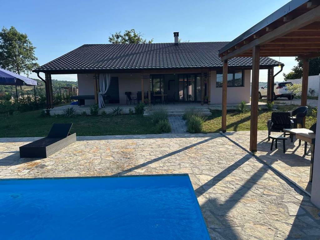 Samostalna porodična vila 155 m², novo, Ralja - Popović - Ðurinci, Beograd