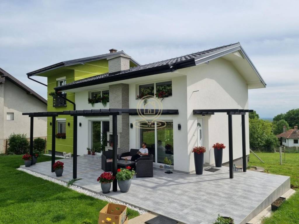 Samostalna porodična vila 108 m², novo, Vranić - Baćevac - Lisović, Beograd
