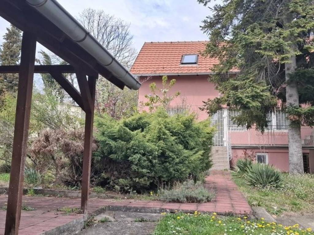 Samostalna porodična vila 191 m², Beograd