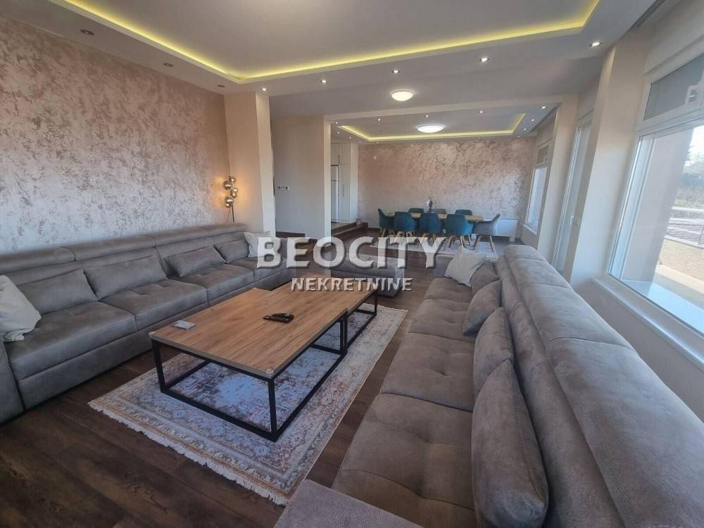 Samostalna porodična vila 556 m², novo, Donji Grad, Beograd