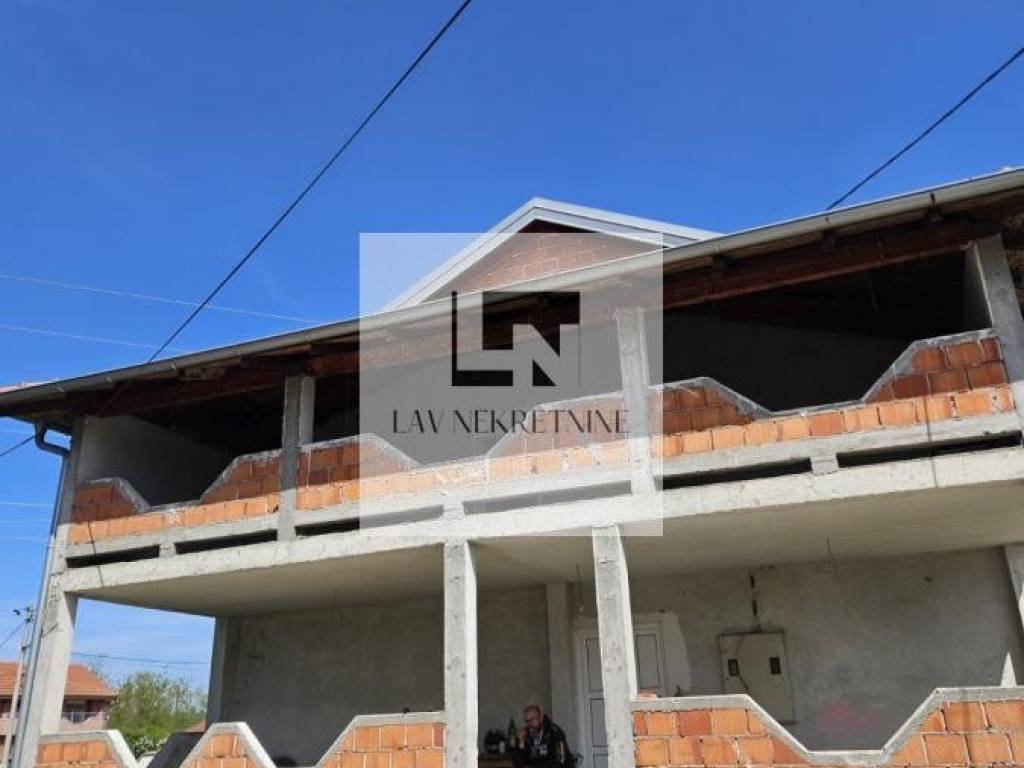 Samostalna porodična vila 330 m², u dobrom stanju, Krnjača - Kotež - Ovča, Beograd