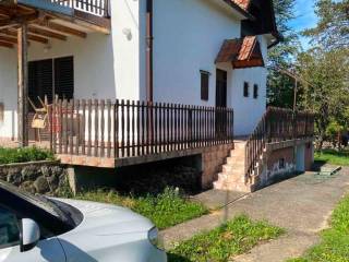 Samostalna porodična vila 138 m², u dobrom stanju, Barajevo Centar, Beograd