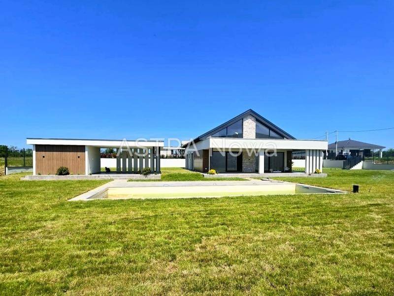 Samostalna porodična vila 238 m², novo, Beograd