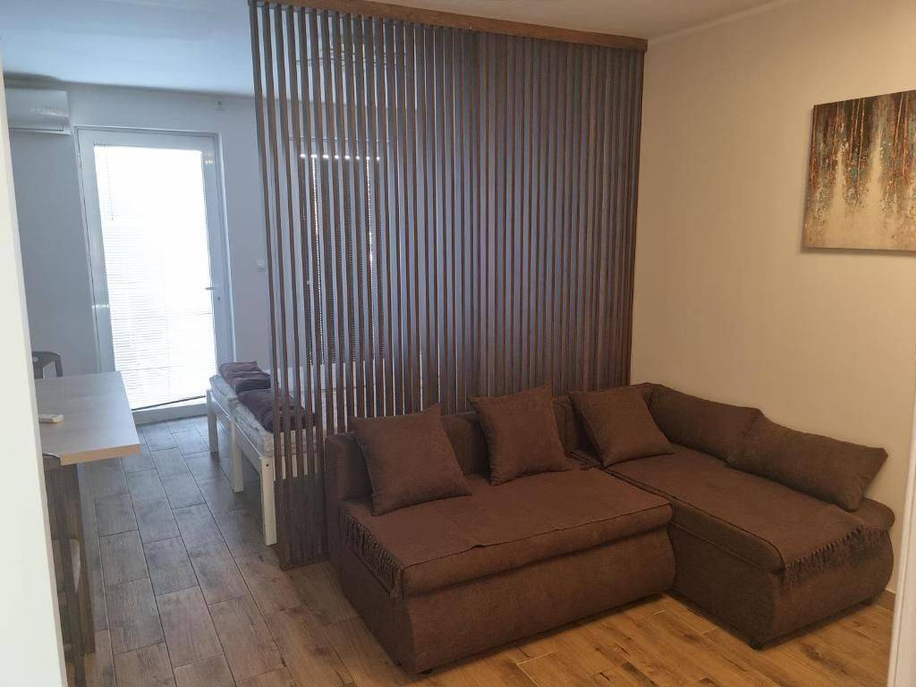Dvosobni stan Kralja Petra I, Obrenovac Centar, Beograd