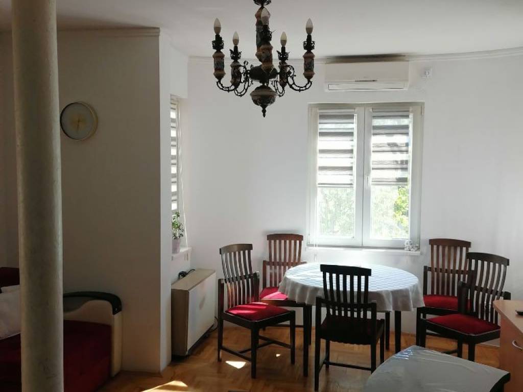 Dvosobni stan Grmčarska, Ledine, Beograd