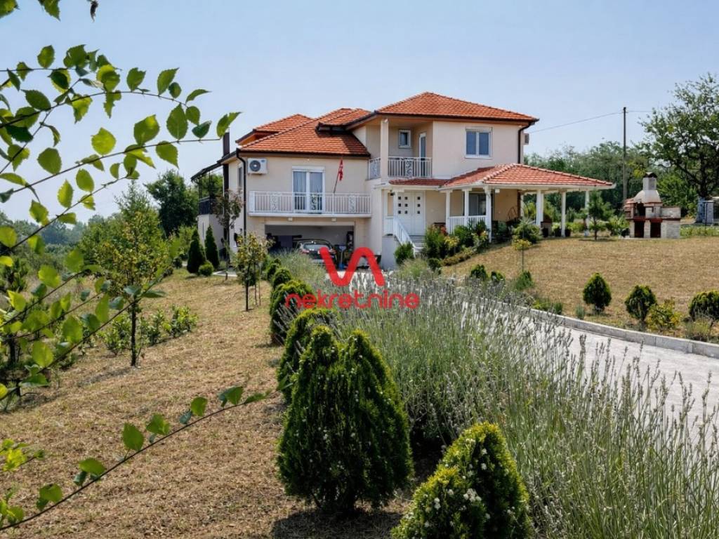Samostalna porodična vila orašac, Aranđelovac