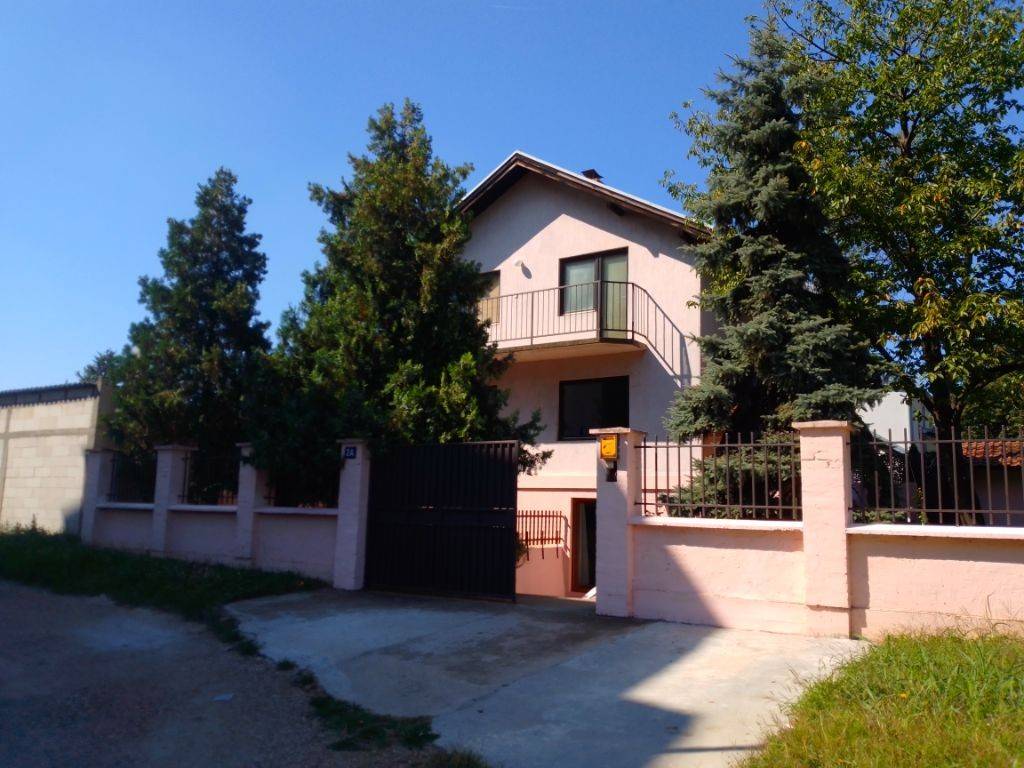 Samostalna porodična vila Stojana Novakovica 2A, Tesla, Pančevo