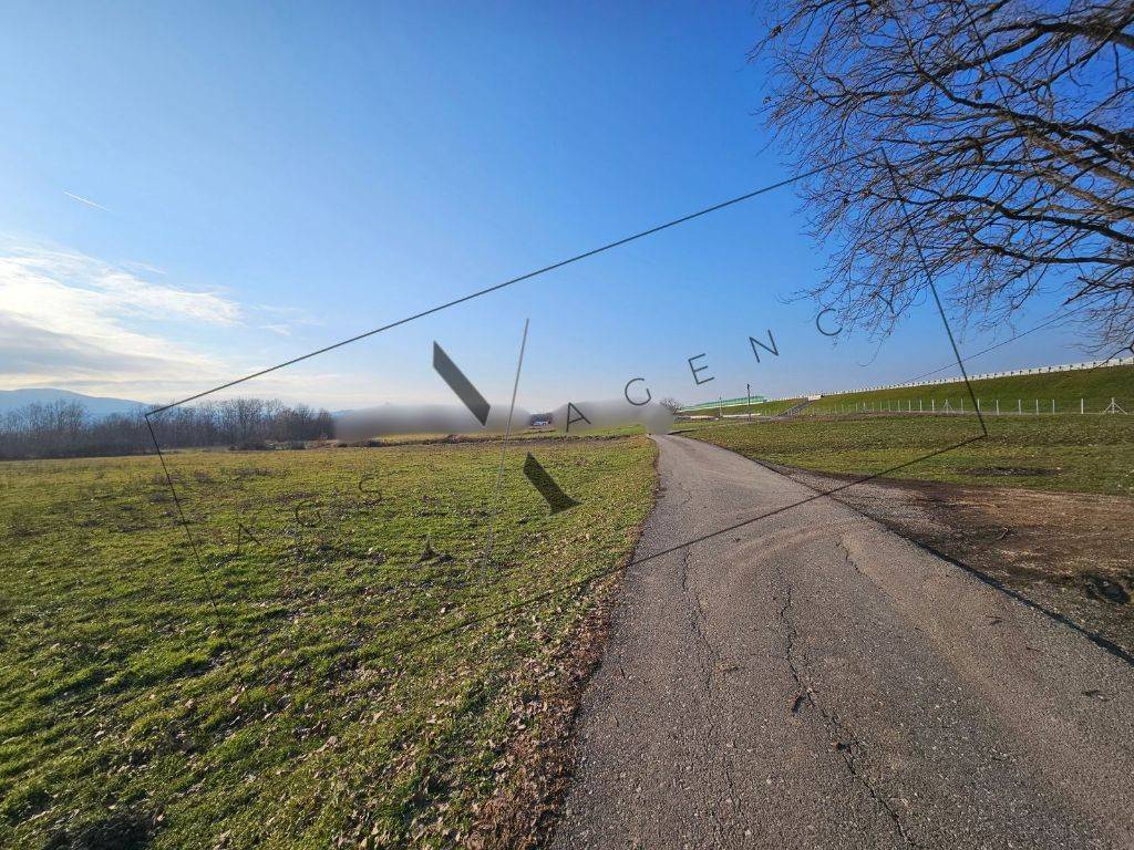 Poljoprivredno zemljište za Prodaja