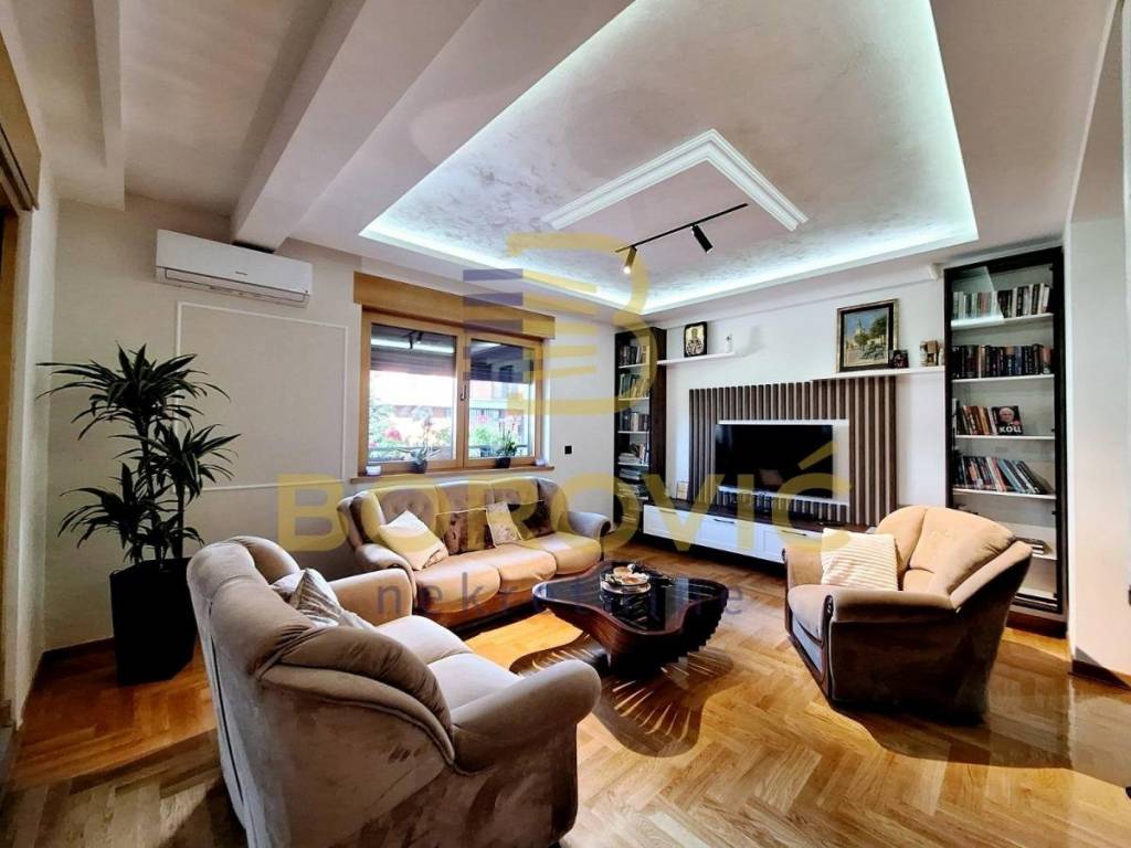 Trosobni stan novo, prizemlje, Kluz - Zeleno brdo - Olimp, Beograd