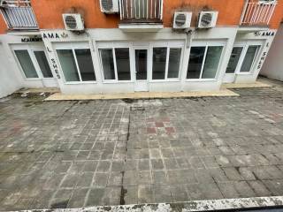Poslovni prostor za Izdavanje