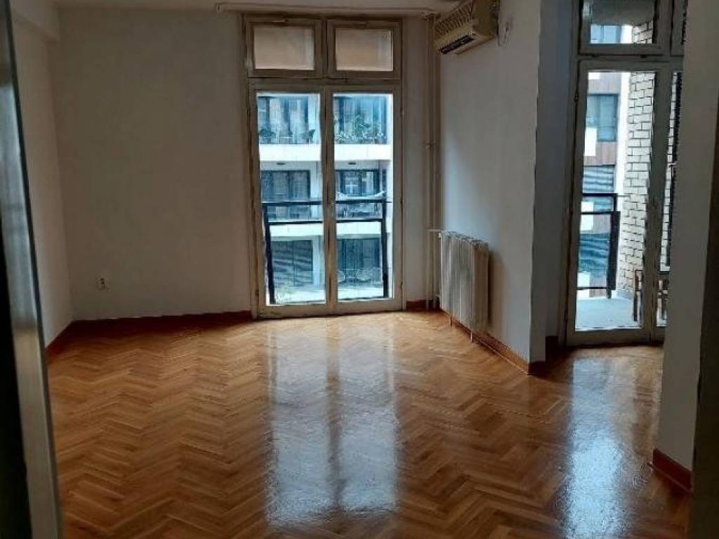 Prodavnica - Poslovni prostor za Izdavanje