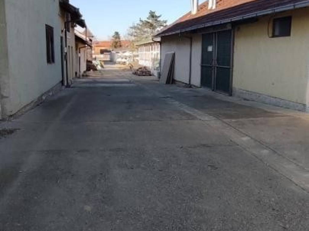 Prodavnica - Poslovni prostor za Izdavanje