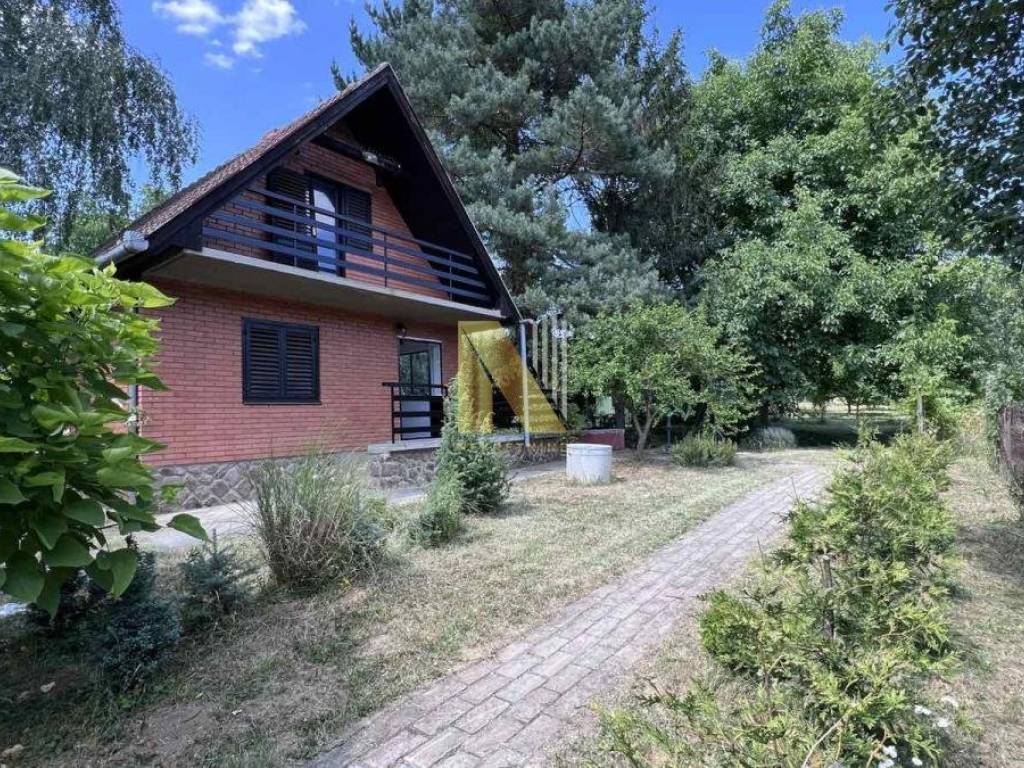 Vikendica, u dobrom stanju, 50 m², Centar, Irig