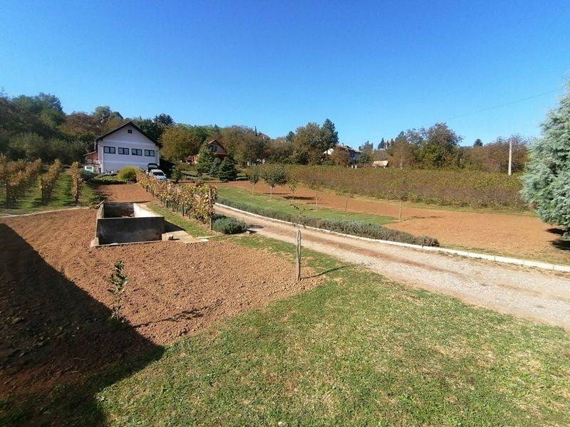 Vikendica, novo, 124 m², Sremska Kamenica Centar, Novi Sad