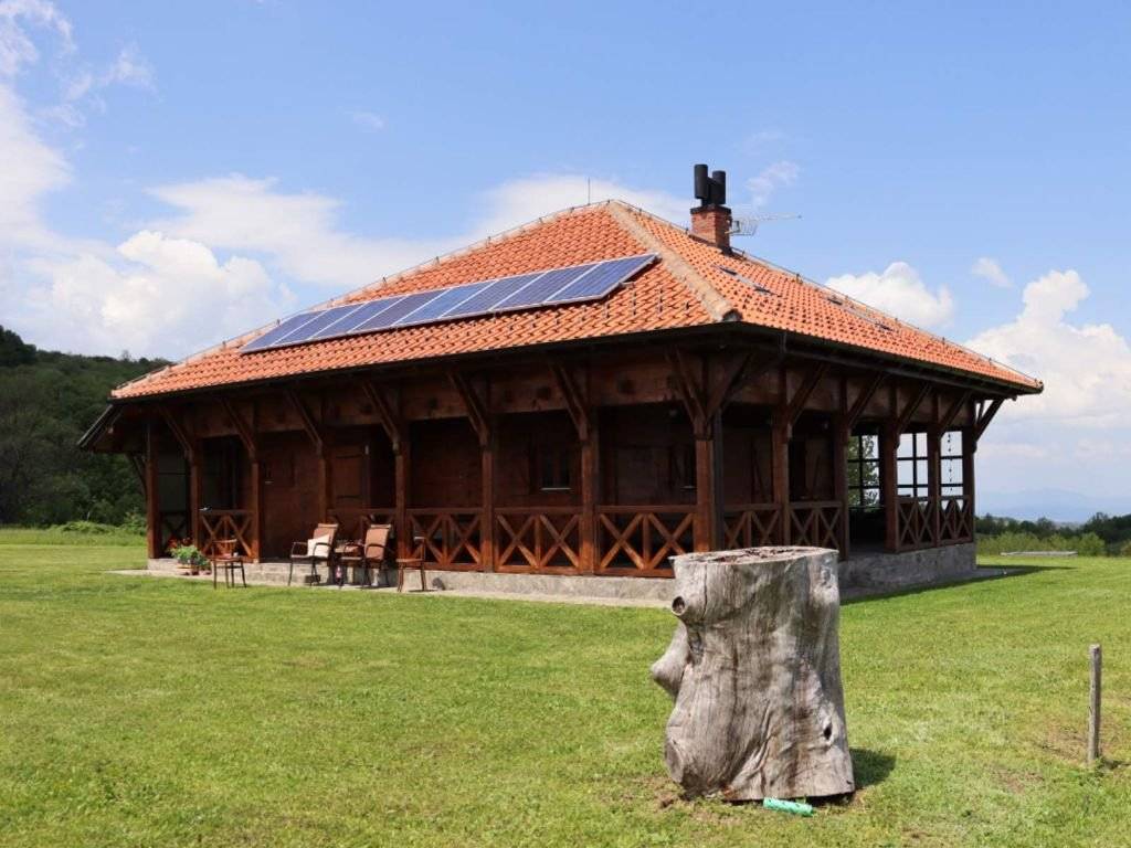 Vikendica, odlično stanje, 400 m², Pivara, Kragujevac