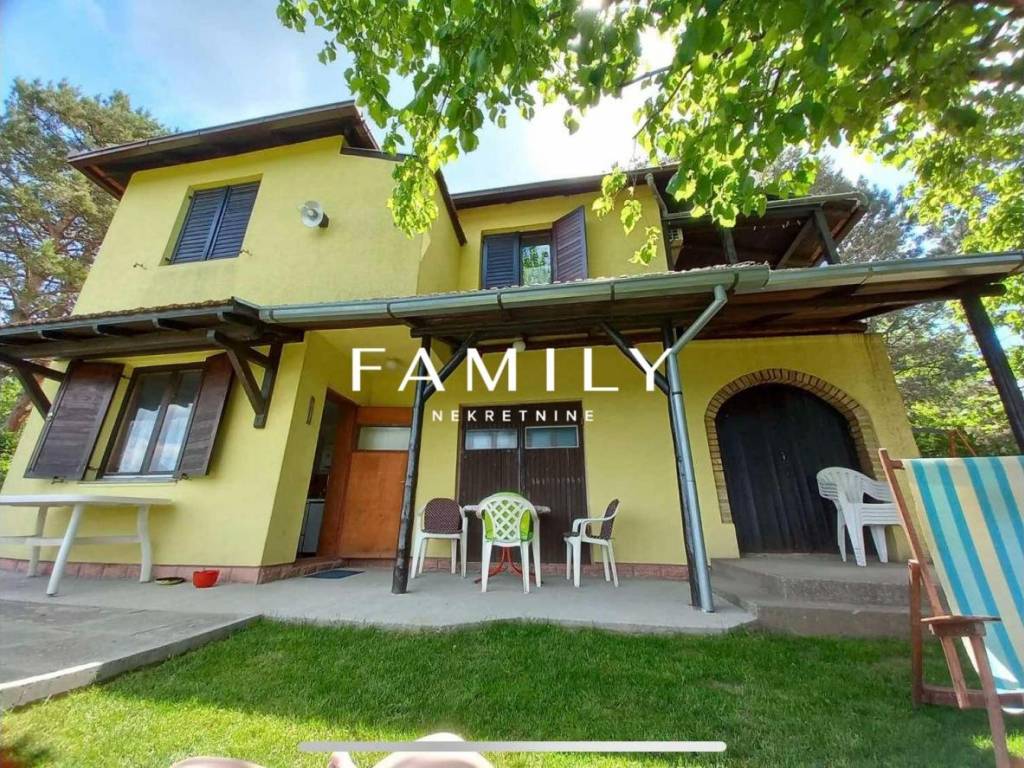Samostalna porodična vila 110 m², Sremski Karlovci