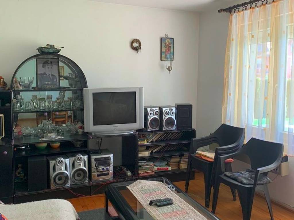 Samostalna porodična vila 150 m², za renoviranje, Ratko Jović - Šljaka - Medoševac, Niš