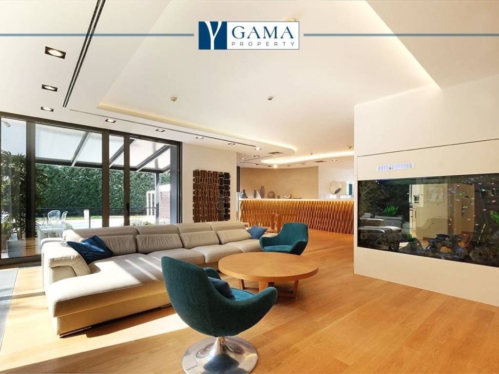 Samostalna porodična vila 500 m², Bežanijska kosa, Beograd