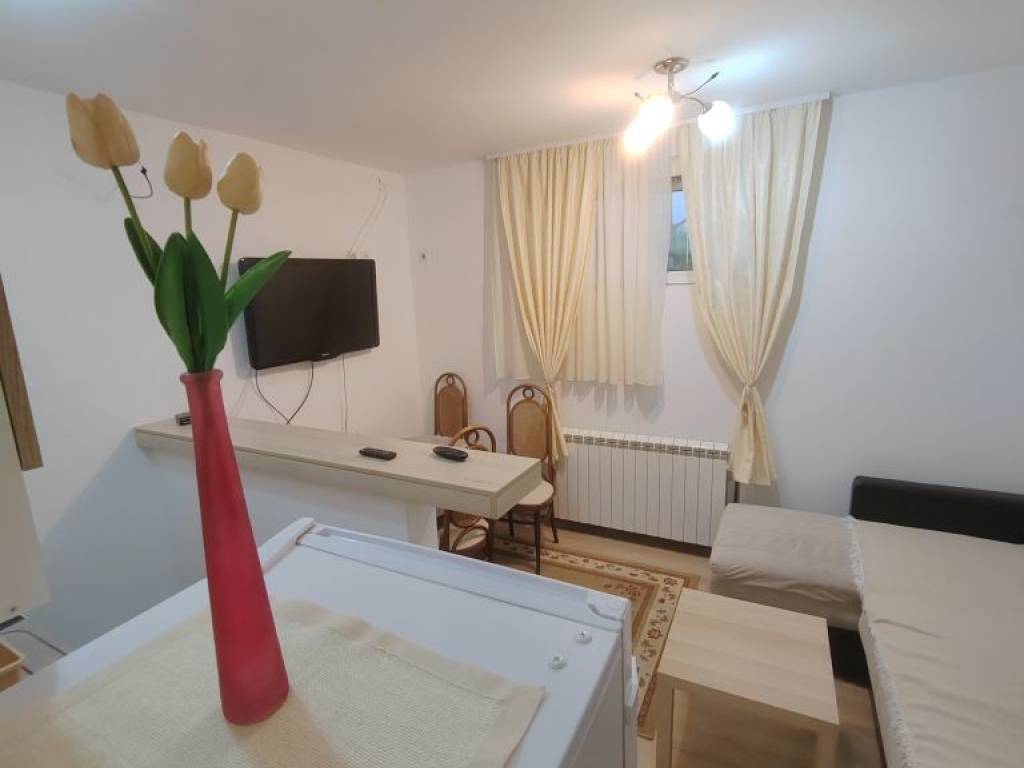 Dvosobni stan Dragutina Maslaća 19, Ledine, Beograd