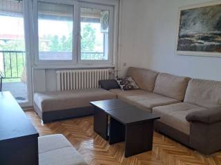 Stan Omladinskog pokreta, Železnička stanica - Banatić, Novi Sad